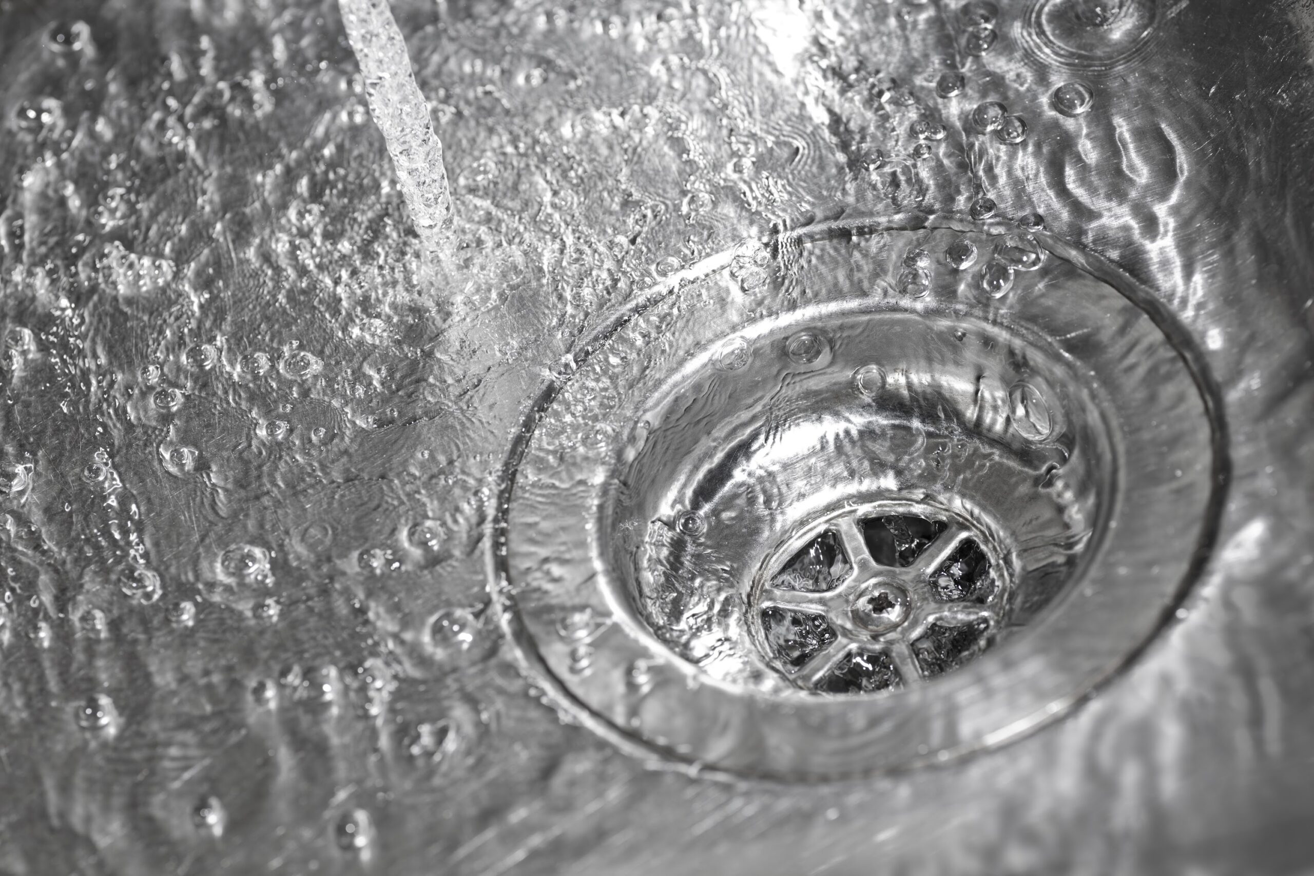 5 Signs You Have Poor Water Quality - Service Professor